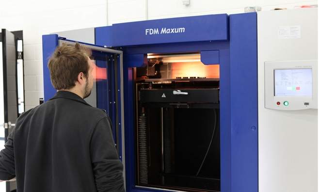 USF1、チーム施設写真公開とケン・アンダーソンへのQ&A : F1通信